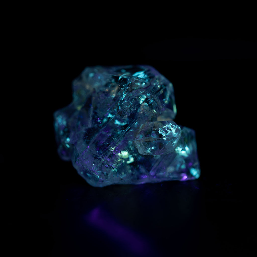 "Golden Enhydro Petroleum Quartz - Stunning 19.9ct Specimen"